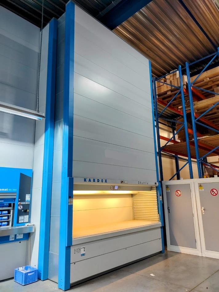 Kardex Shuttle XP500 Hoogte : 6220 mm Paternosters / VLM Liften ...
